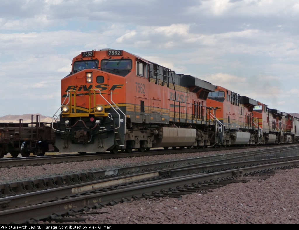 BNSF 7562 West
